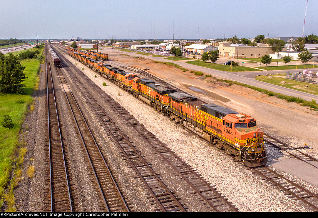 BNSF 4944 Stored